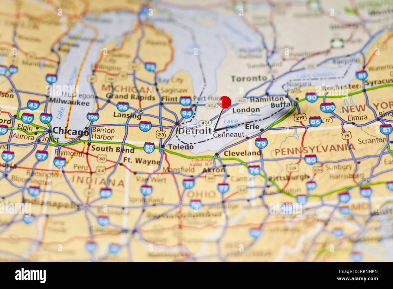 red push pin on map Stock Photo - Alamy
