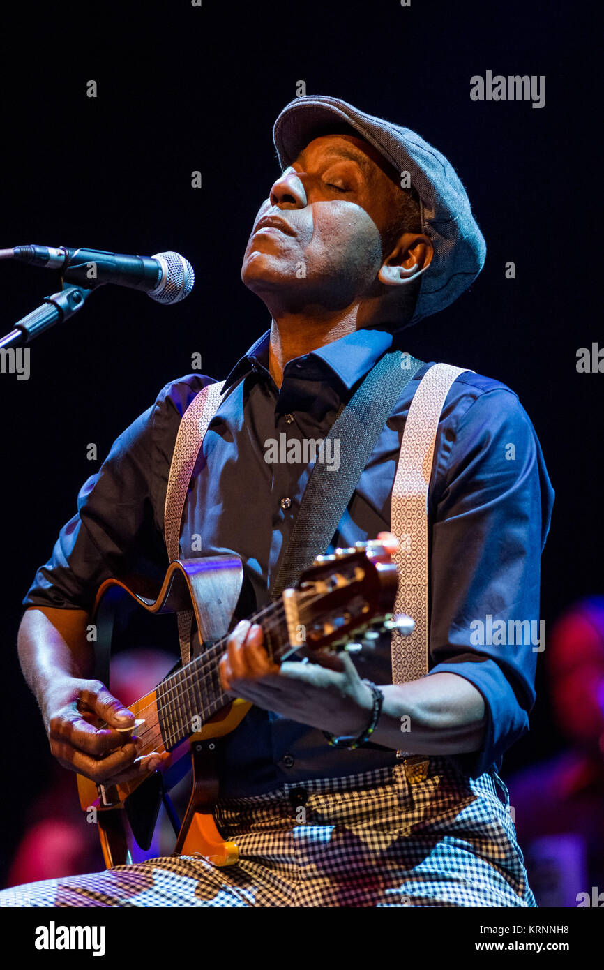 Tito Paris performing live on stage at the Coliseu dos Recreios in ...