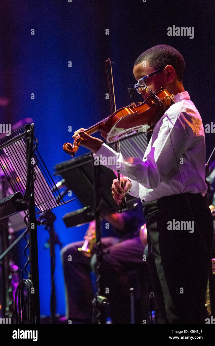 Tito Paris performing live on stage at the Coliseu dos Recreios in ...