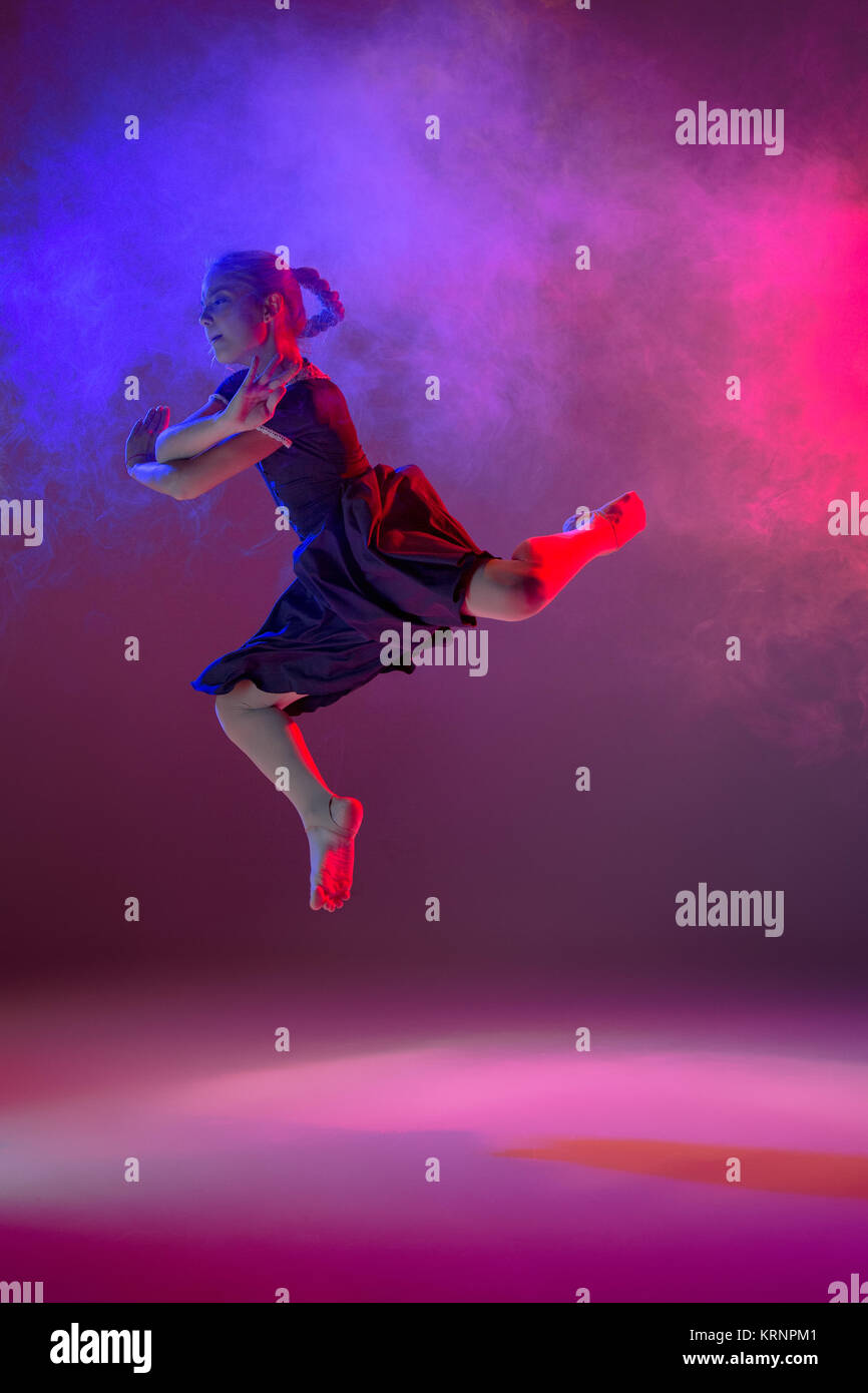 The teen modern ballet dancer Stock Photo - Alamy