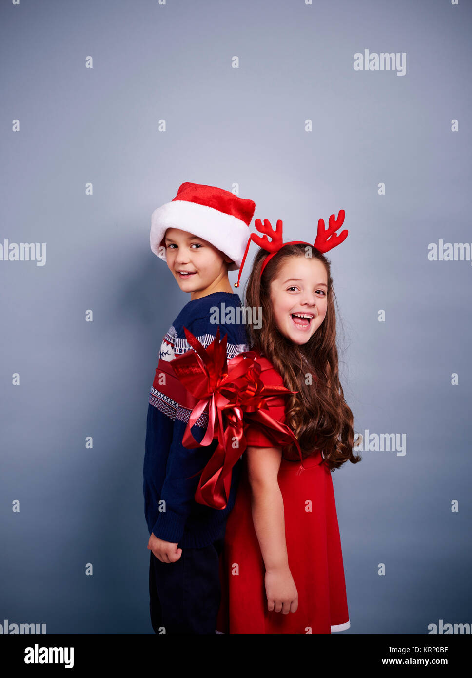 Back shot boy girl hi-res stock photography and images - Alamy