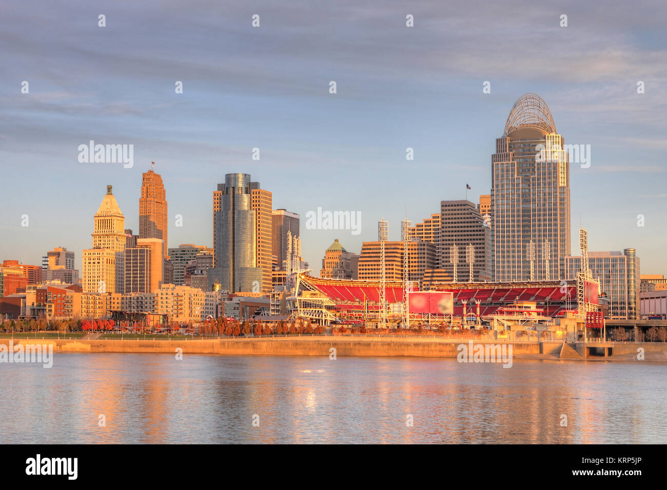 Cincinnati skyline hi-res stock photography and images - Alamy