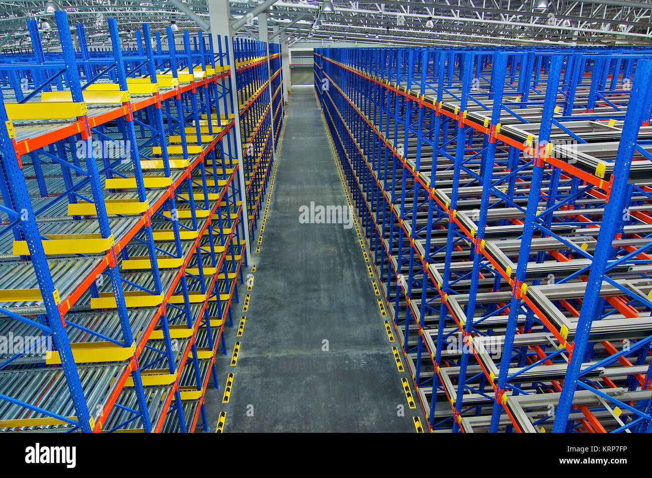Racking system hi-res stock photography and images - Alamy