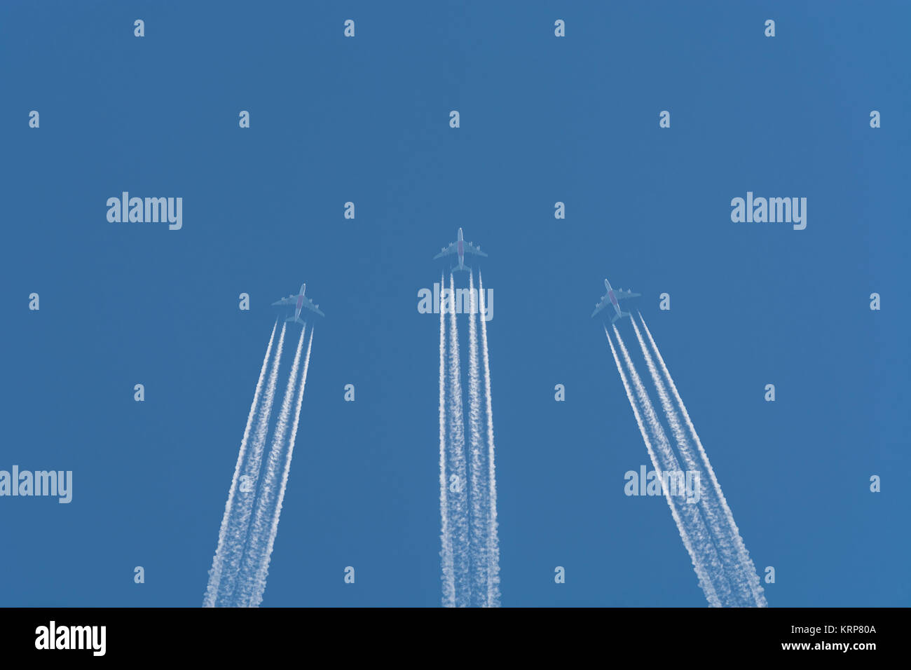 White contrail lines aeroplane hi-res stock photography and images - Alamy