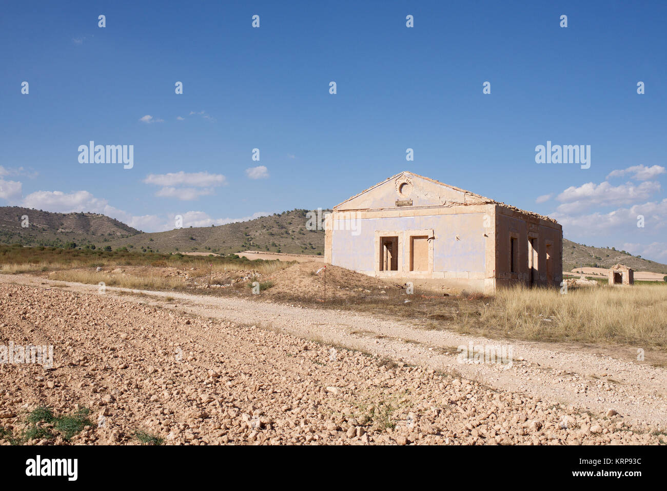 Run-down farmhouse in the countryside Stock Photo - Alamy