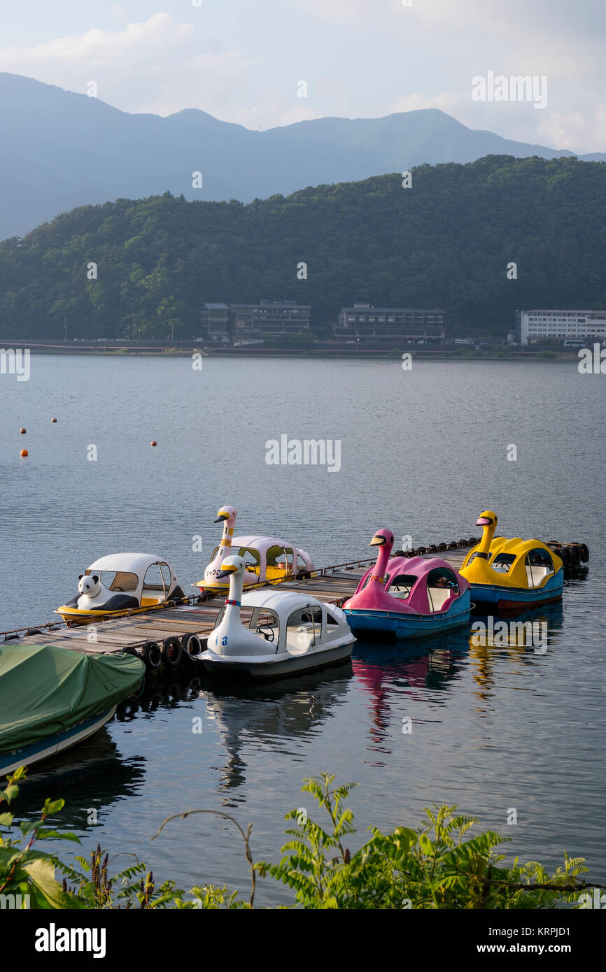 Traditional japanese boats hi-res stock photography and images - Alamy