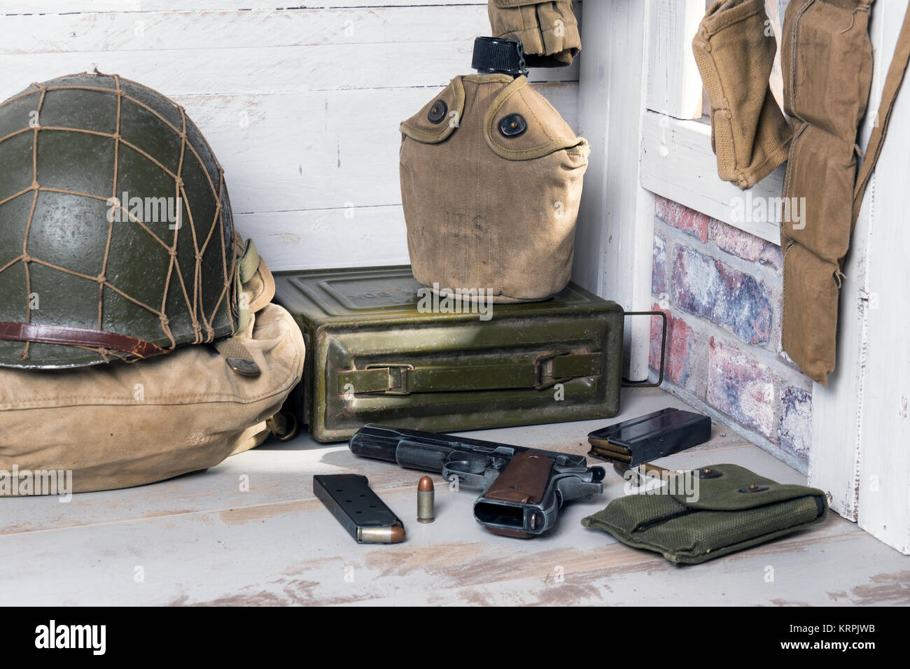 the U.S. military equipment and weapons of World War II Stock Photo - Alamy