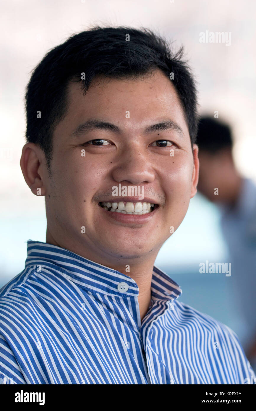 Hard working filippino hi-res stock photography and images - Alamy