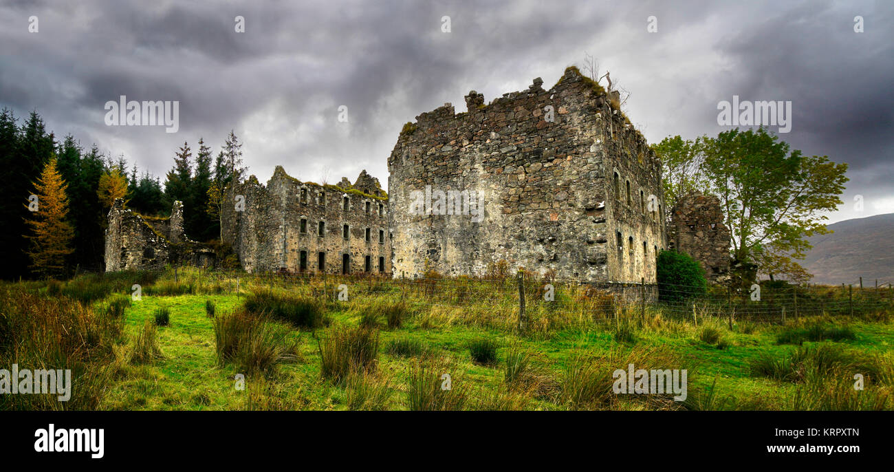 Long barracks hi-res stock photography and images - Alamy