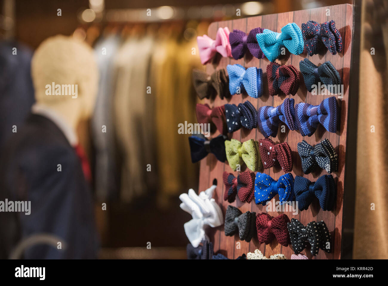 Store dot hi-res stock photography and images - Alamy