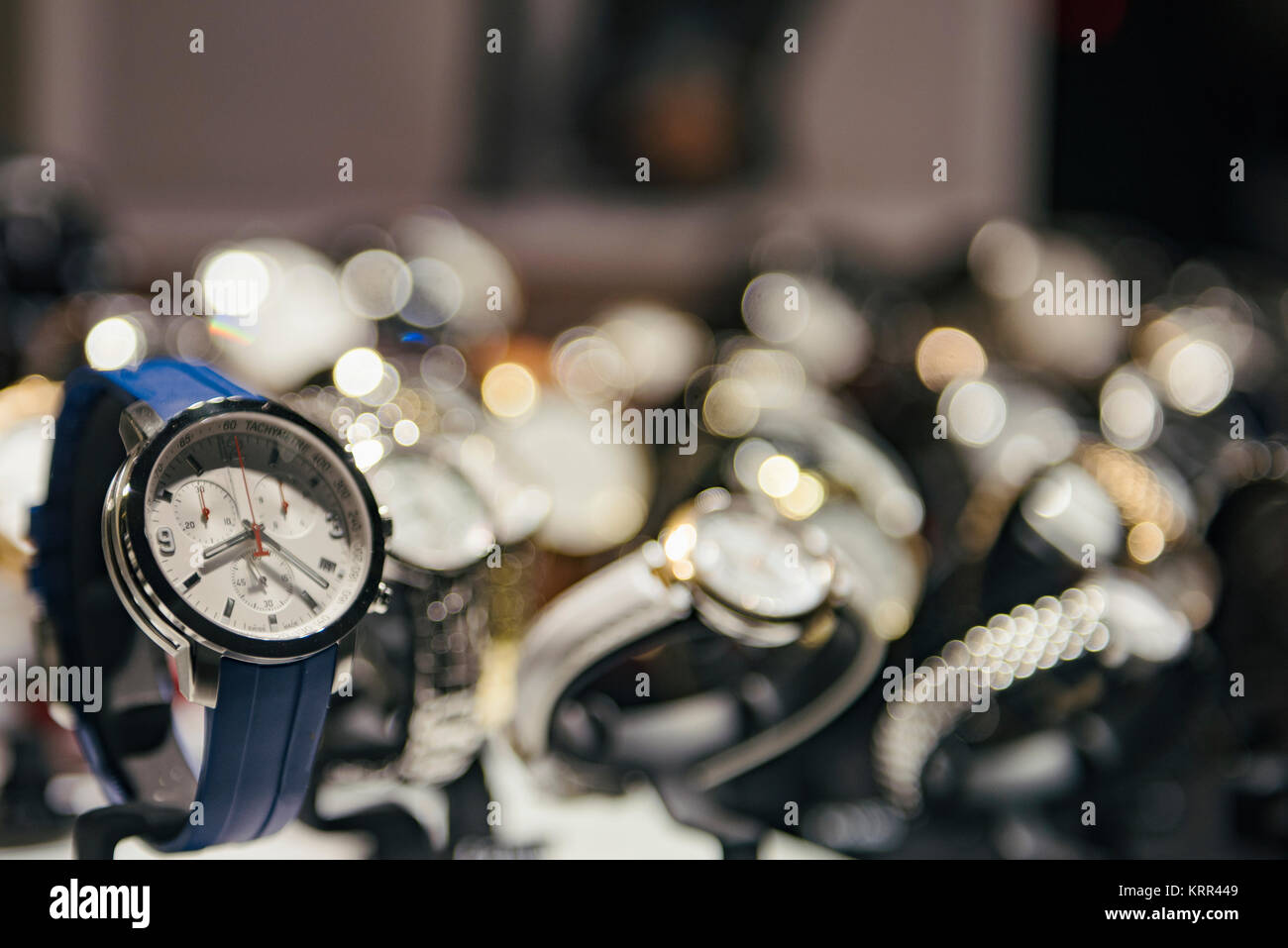 Silver luxury clock hi-res stock photography and images - Alamy