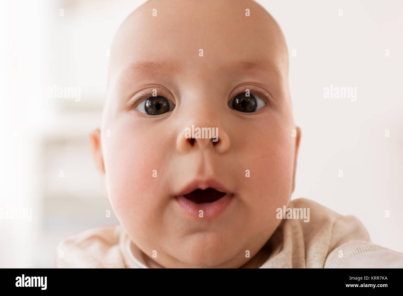 Happy face boy hi-res stock photography and images - Alamy