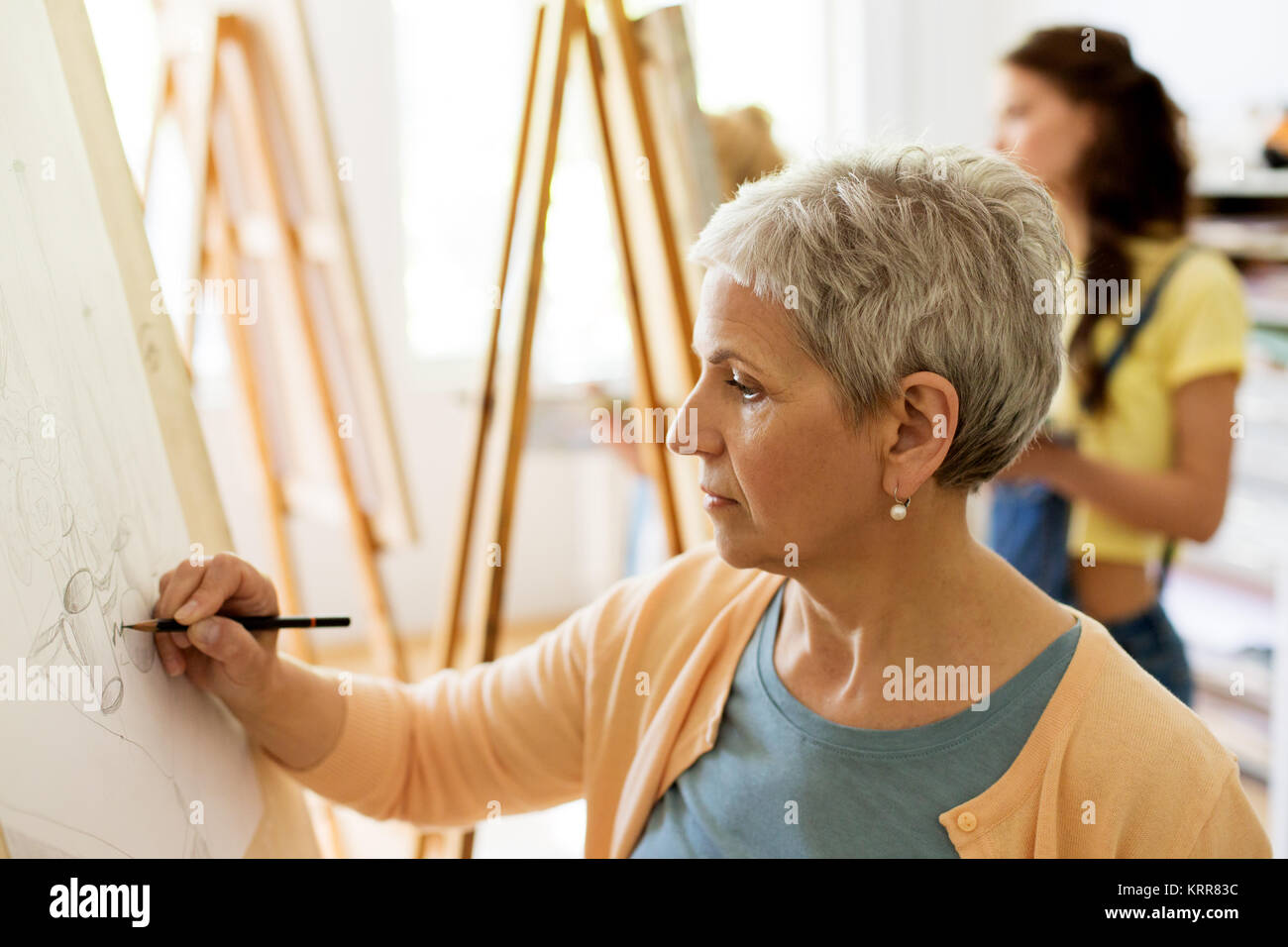Drawing easel art hi-res stock photography and images - Alamy