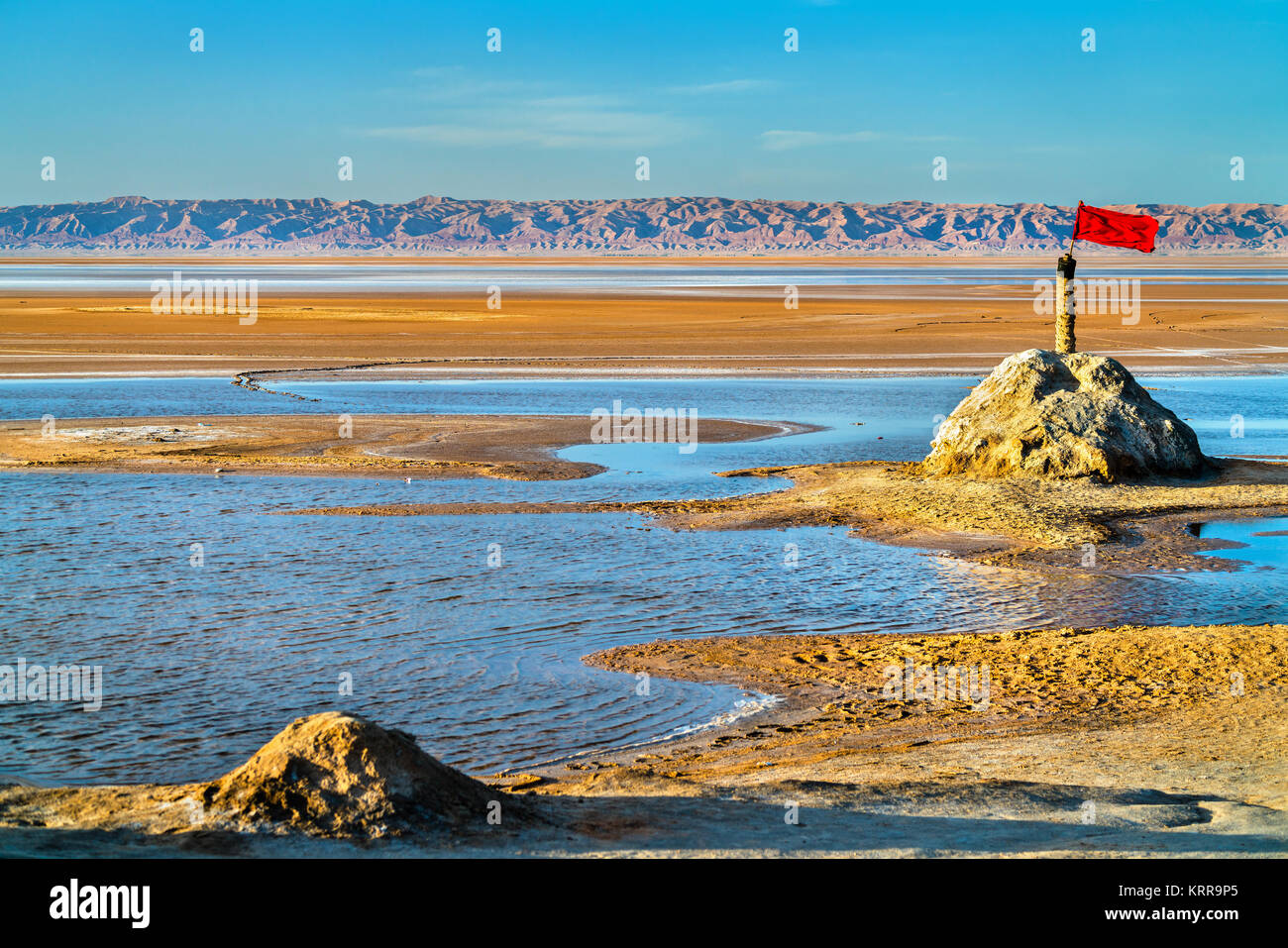 Chott el Djerid, an endorheic salt lake in Tunisia Stock Photo - Alamy