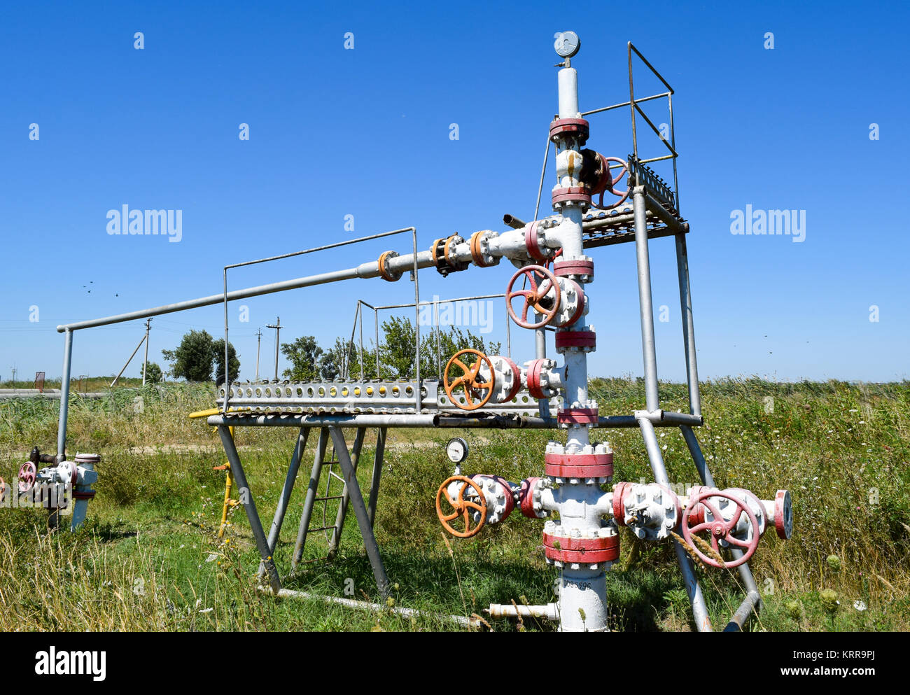 Well for oil and gas production. Oil well wellhead equipment. Oil ...