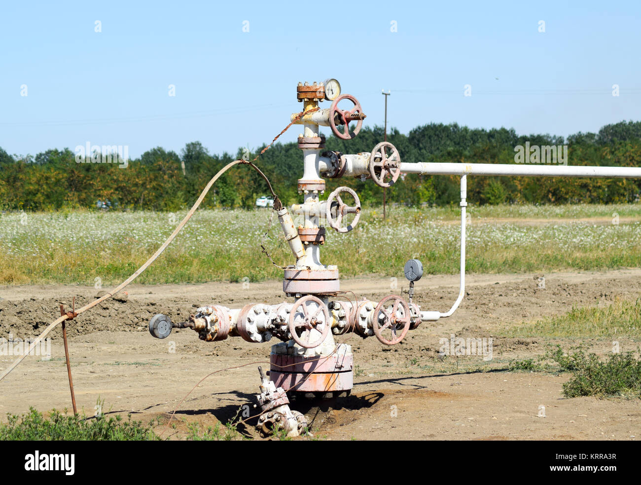 Oil gas industry wellhead flange hi-res stock photography and images ...