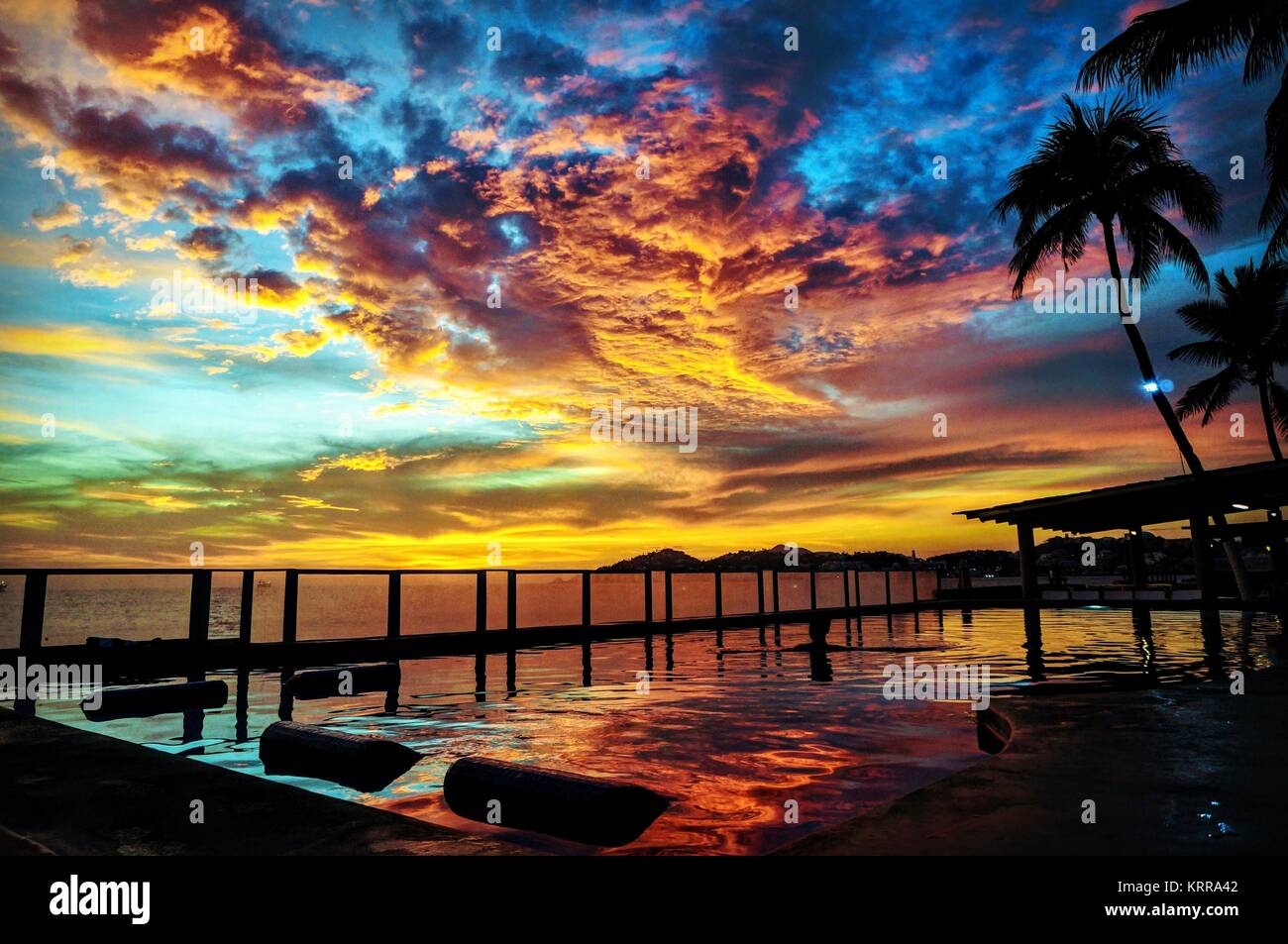 Ocean fire mexico hi-res stock photography and images - Alamy
