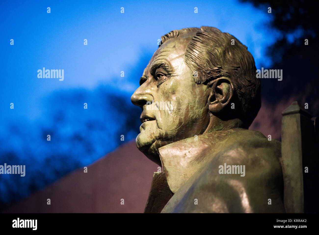 Bronze statue president franklin delano hi-res stock photography and ...