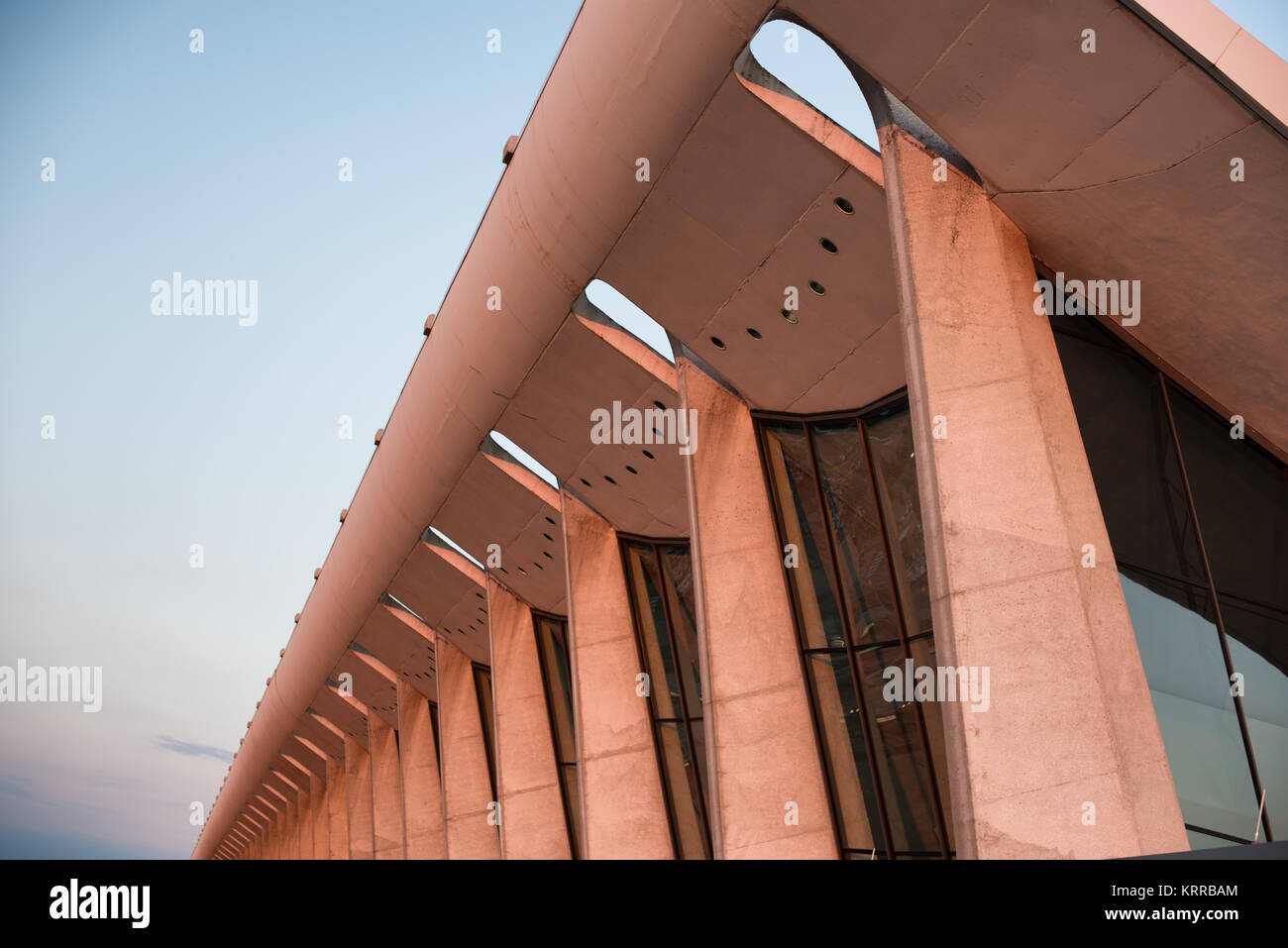 Dulles international airport hi-res stock photography and images - Alamy