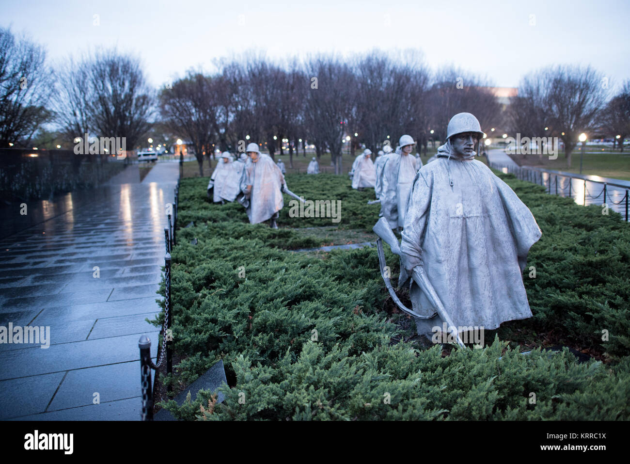 WASHINGTON DC, United States — A cold, dreary, and wet scene at the ...