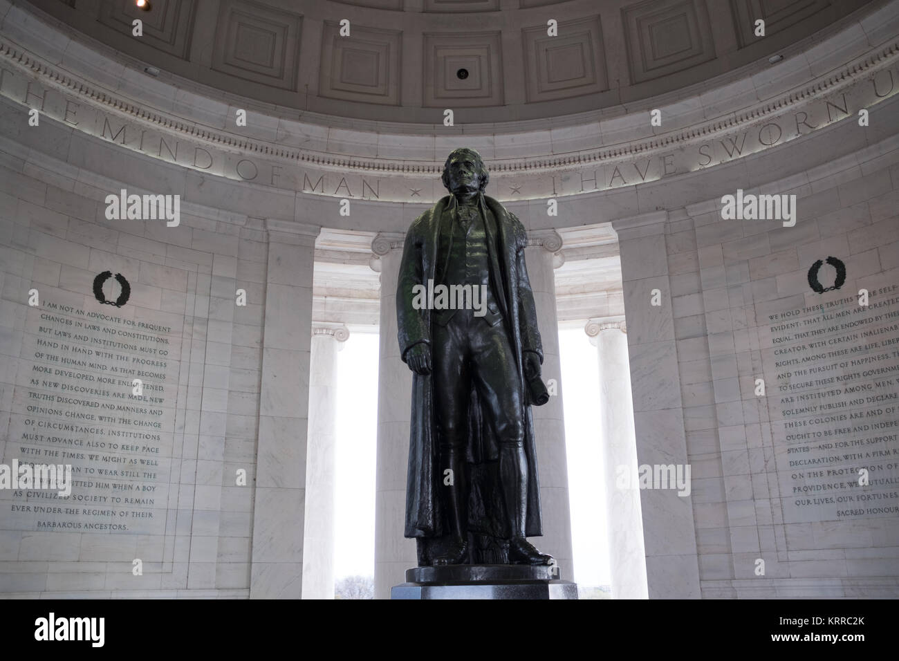 Statue under water hi-res stock photography and images - Alamy