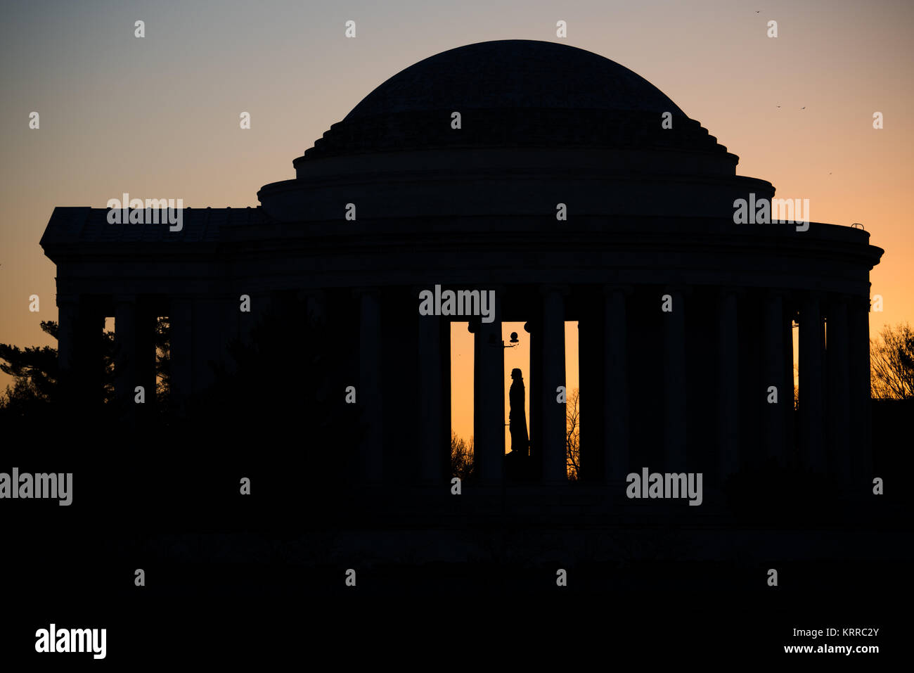 Jefferson memorial silhouette tidal hi-res stock photography and images ...