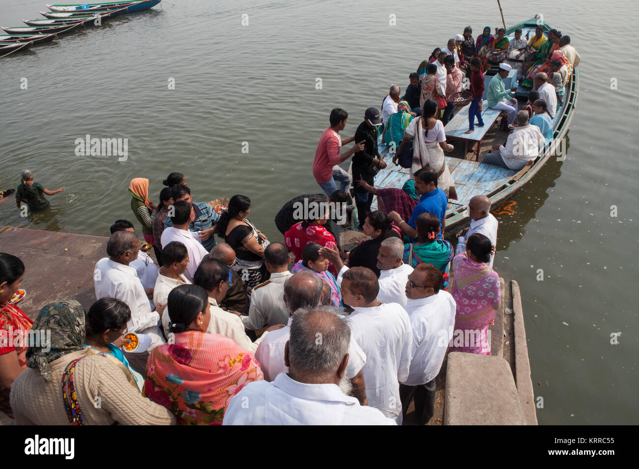 Women crowd boat hi-res stock photography and images - Alamy