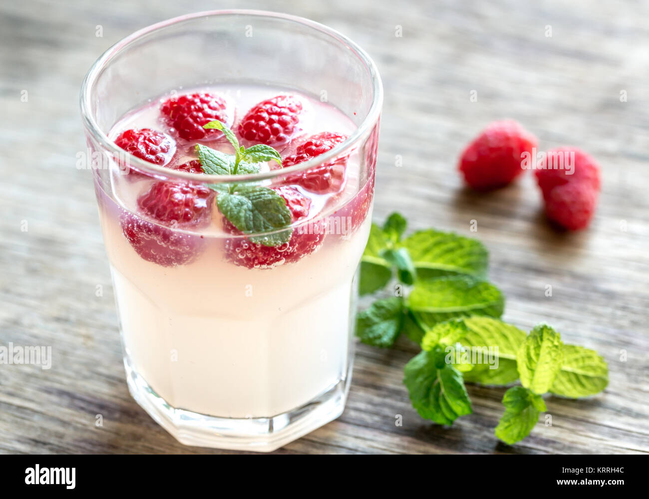 Sparkling Raspberry - Limoncello Cocktail Stock Photo - Alamy