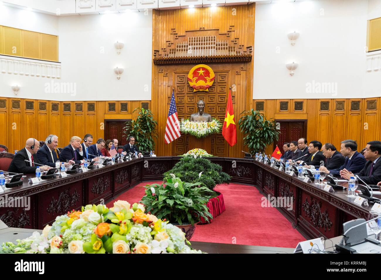 U.S. President Donald Trump meets with the Vietnamese Socialist ...