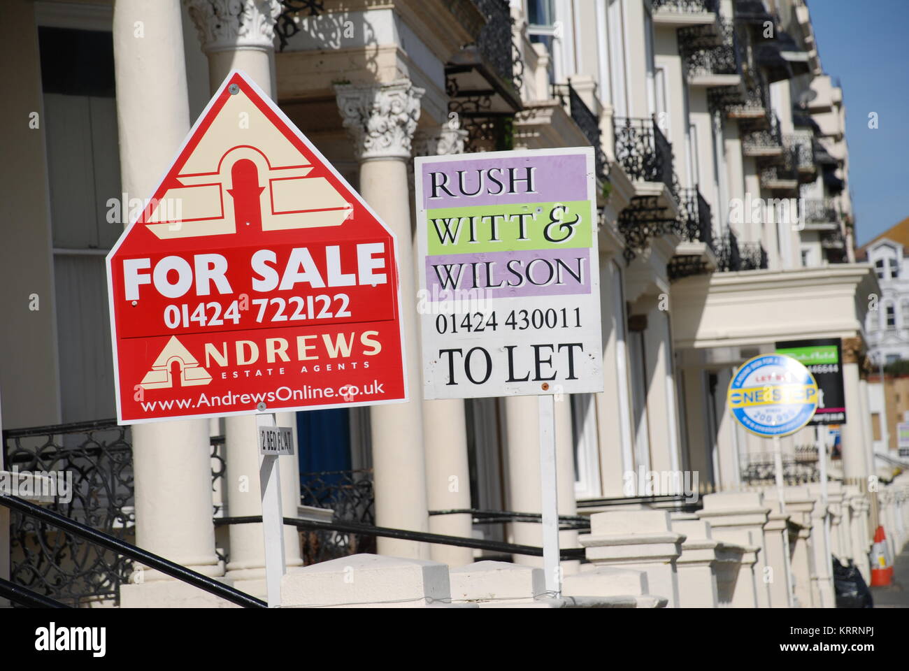 Estate agent for sale signs hi-res stock photography and images - Alamy