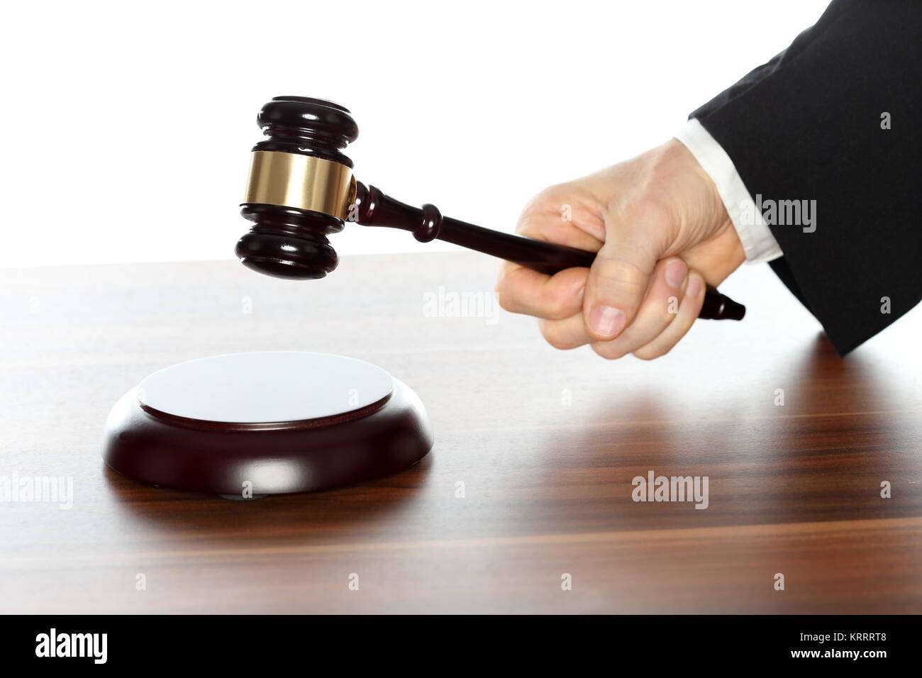 Judge podium hi-res stock photography and images - Alamy