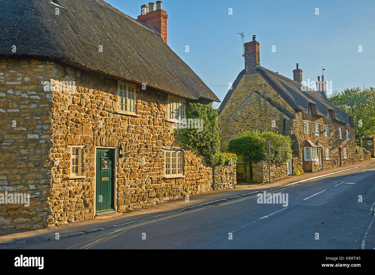English village street scene hi-res stock photography and images - Alamy