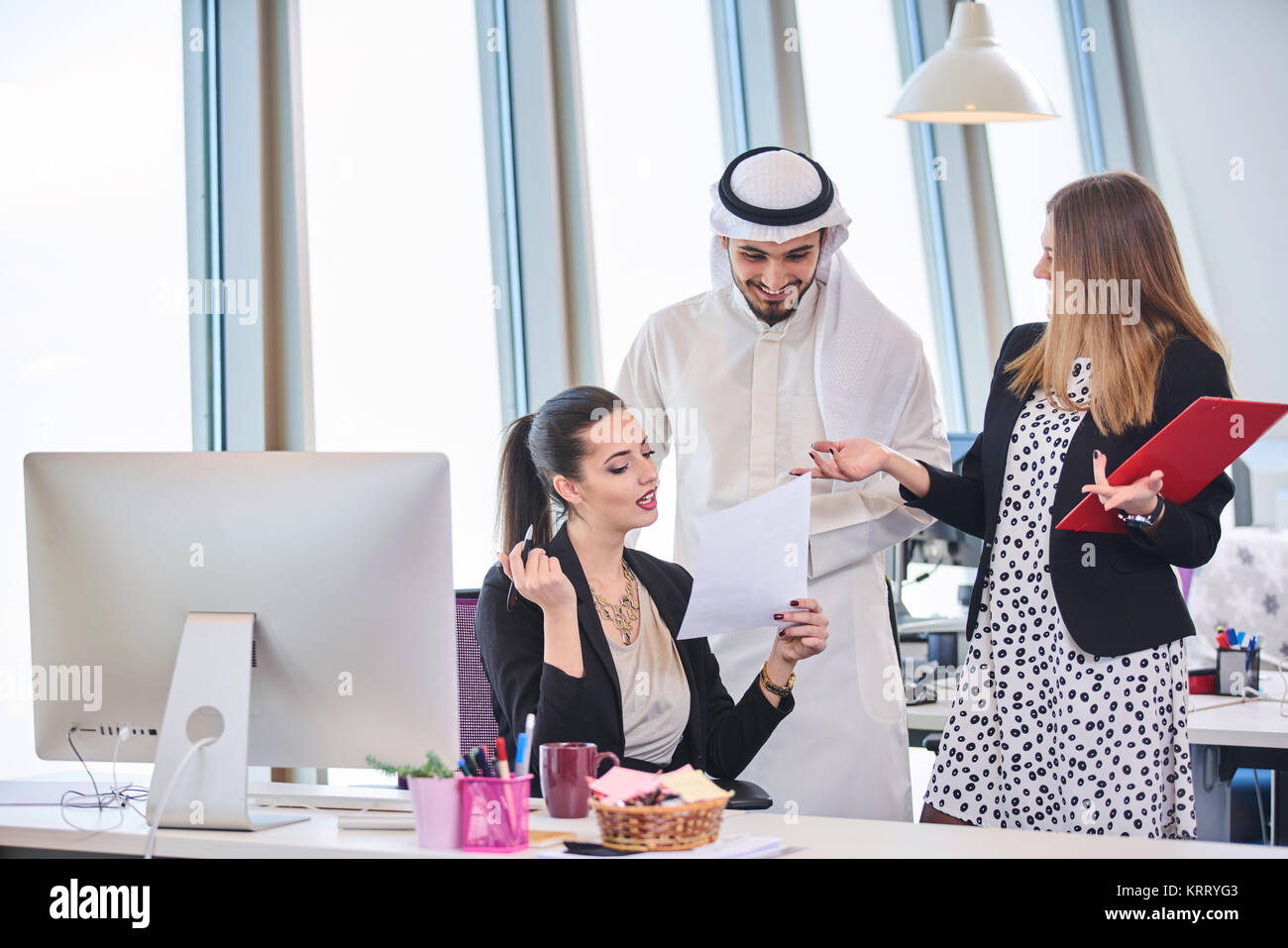 Arab business people in a meeting Stock Photo - Alamy