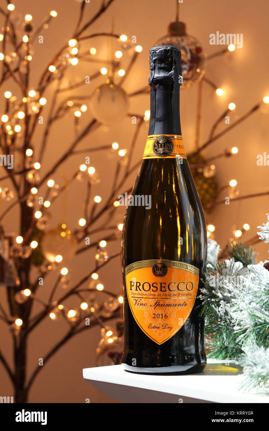 Prosecco not bollinger hi-res stock photography and images - Alamy