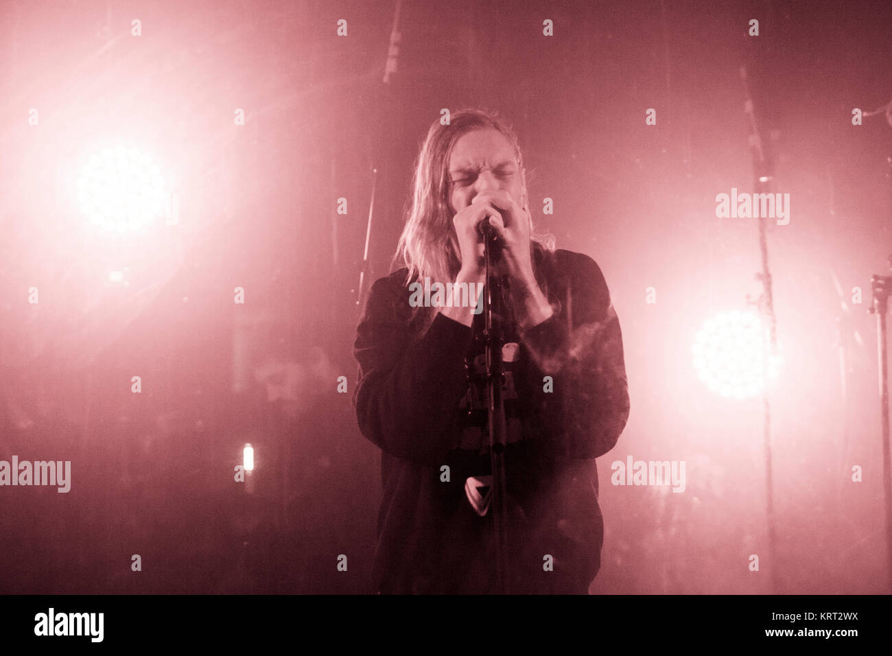 Pop group all saints hi-res stock photography and images - Alamy