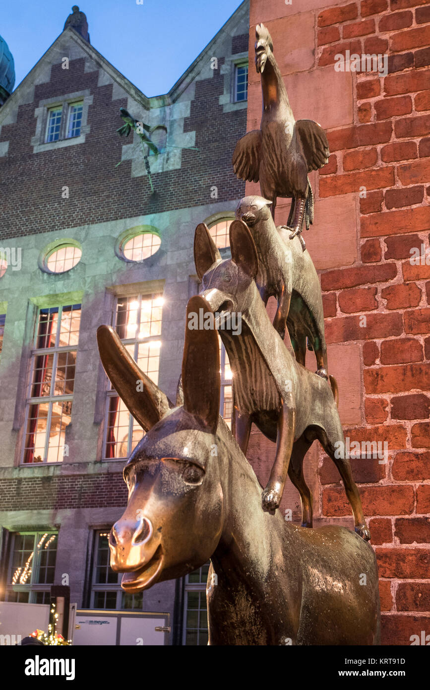 The Bremen town musicians story Stock Photo - Alamy