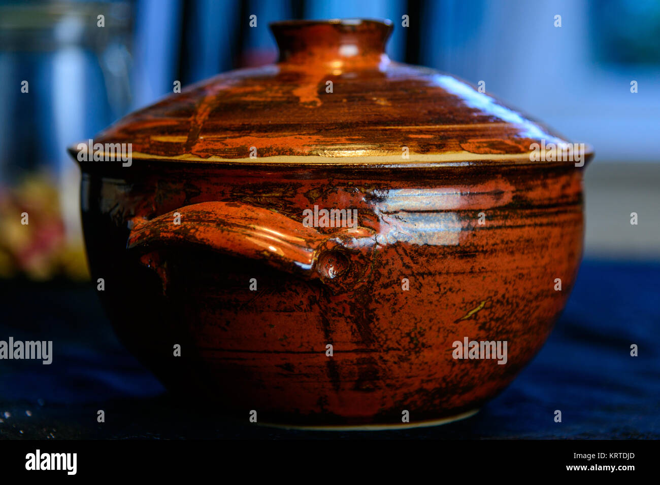 Ceramic pot hi-res stock photography and images - Alamy