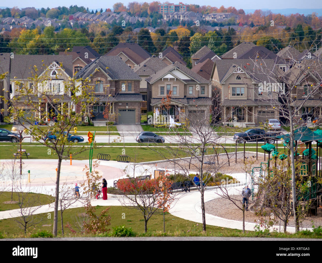 Semi detached houses canada hi-res stock photography and images - Alamy