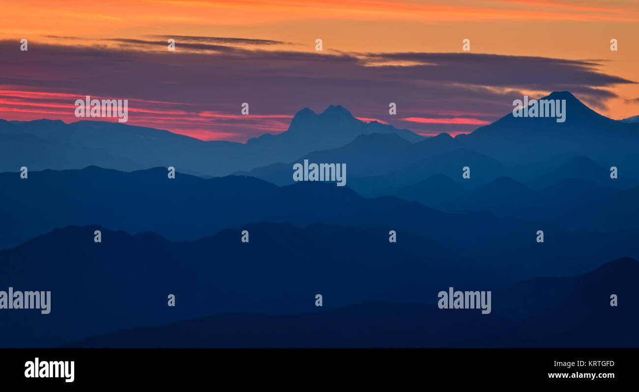 Beautiful sunset light in the spanish mountains (Serra d Entreperes ...