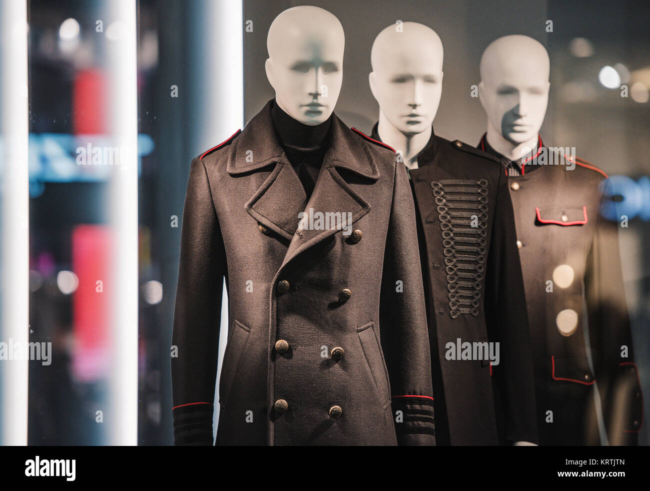 Men store hi-res stock photography and images - Alamy