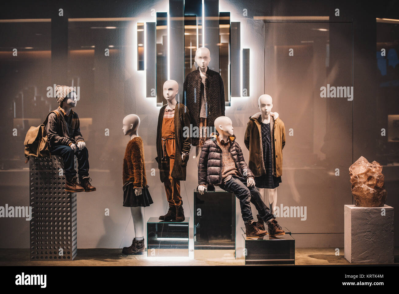 Kids clothes shop hi-res stock photography and images - Alamy