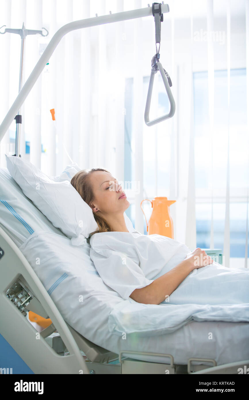 Teen girl in hospital bed hi-res stock photography and images - Alamy