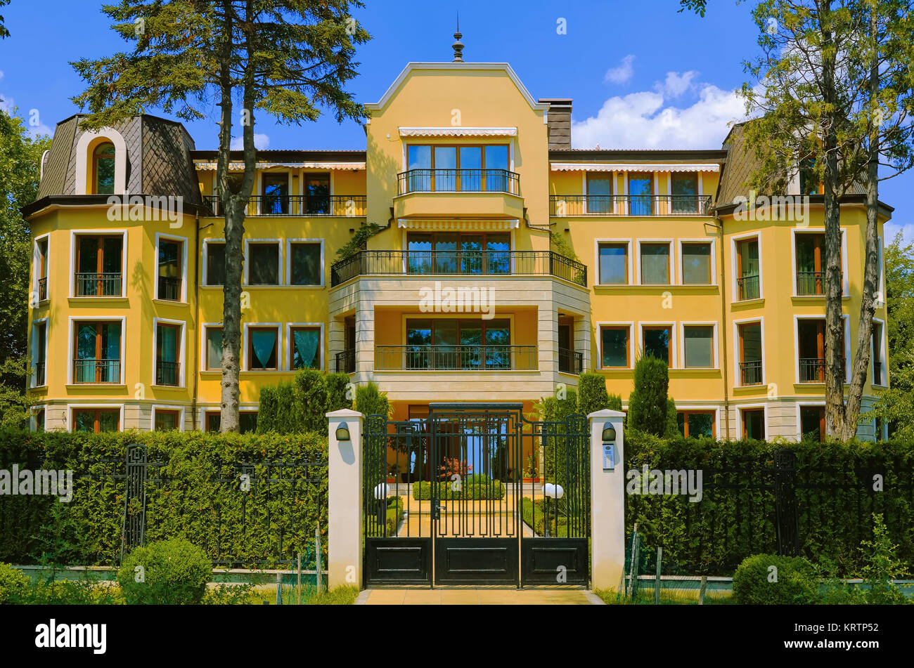 Four-storey House in Park Stock Photo - Alamy