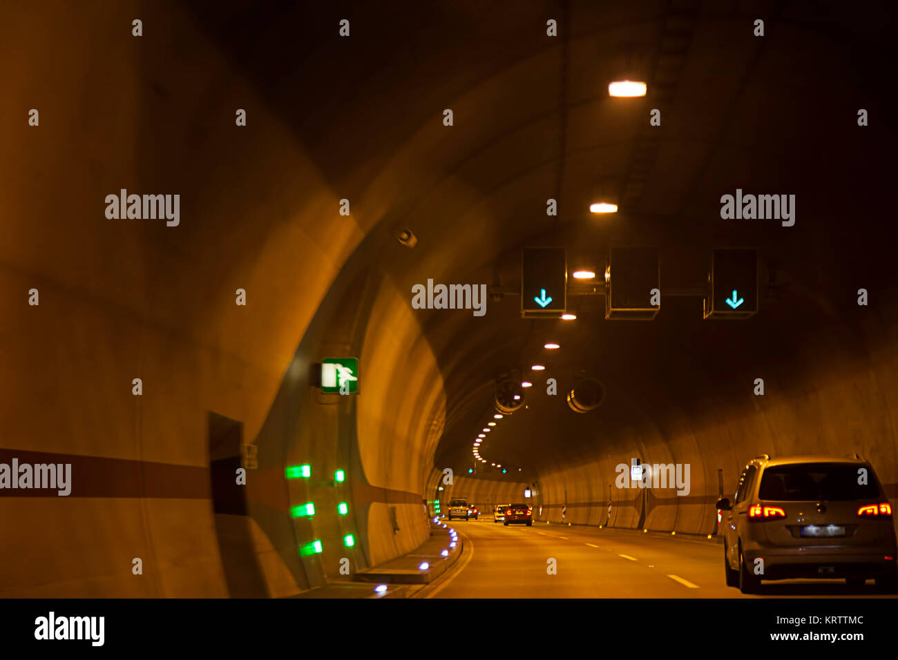 Dark tunnel speed limit sign hi-res stock photography and images - Alamy