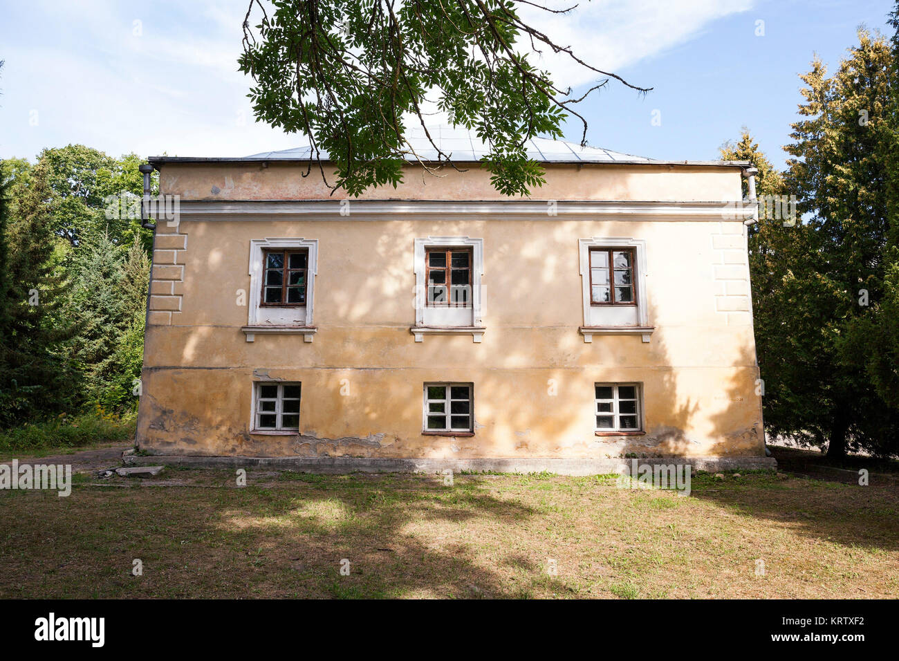 abandoned old building Stock Photo - Alamy