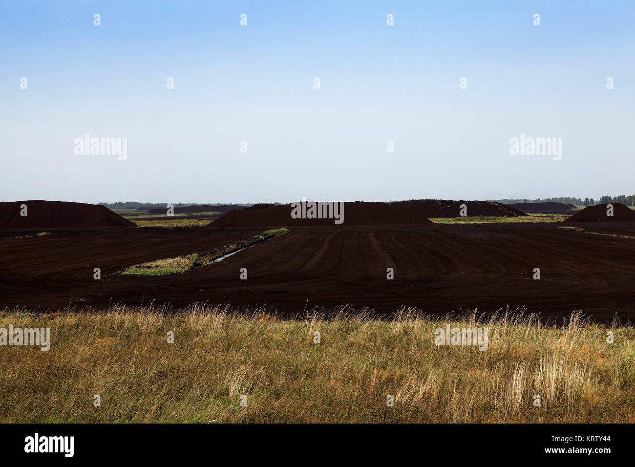 extraction of peat Stock Photo - Alamy