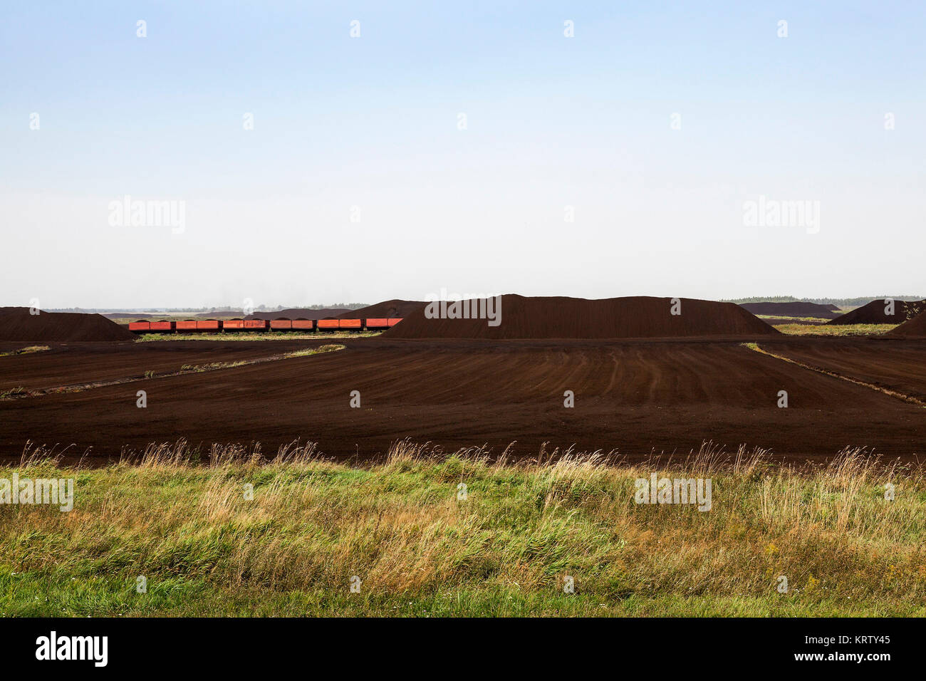 extraction of peat Stock Photo - Alamy