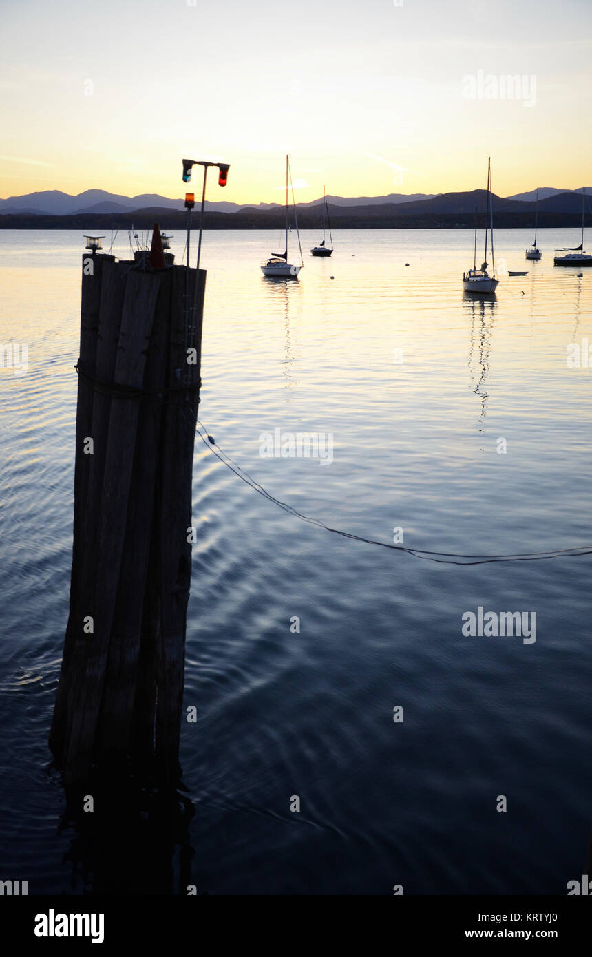 Lake champlain fall hi-res stock photography and images - Alamy