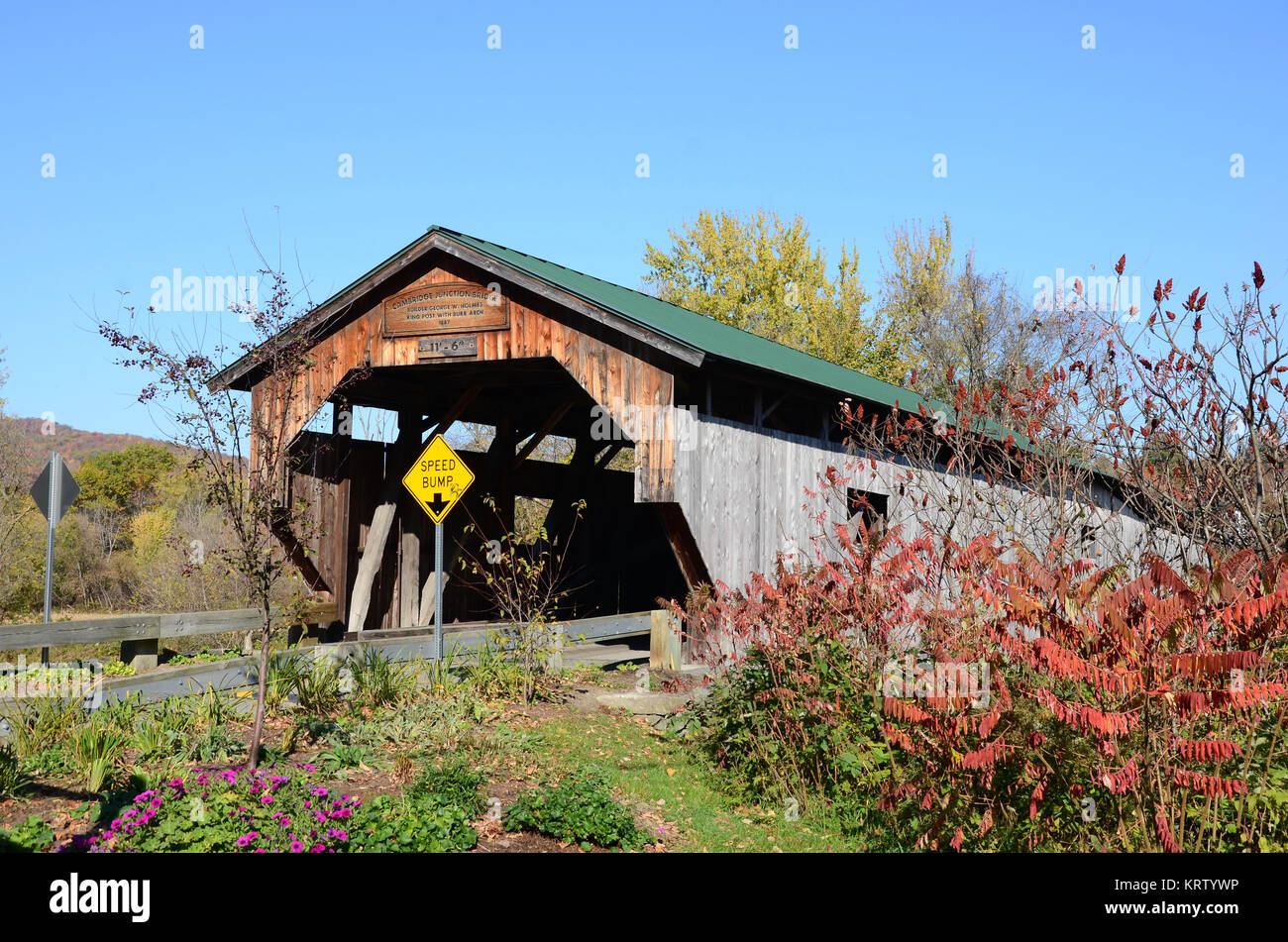 Wooden covered bridge timber arch hi-res stock photography and images ...