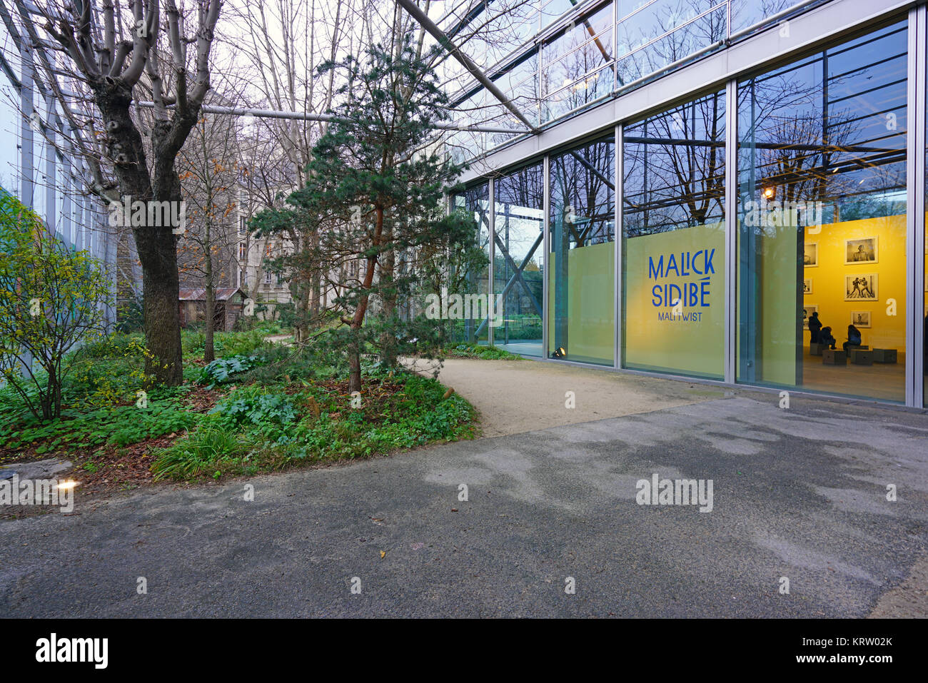 The cartier foundation paris hi-res stock photography and images - Alamy